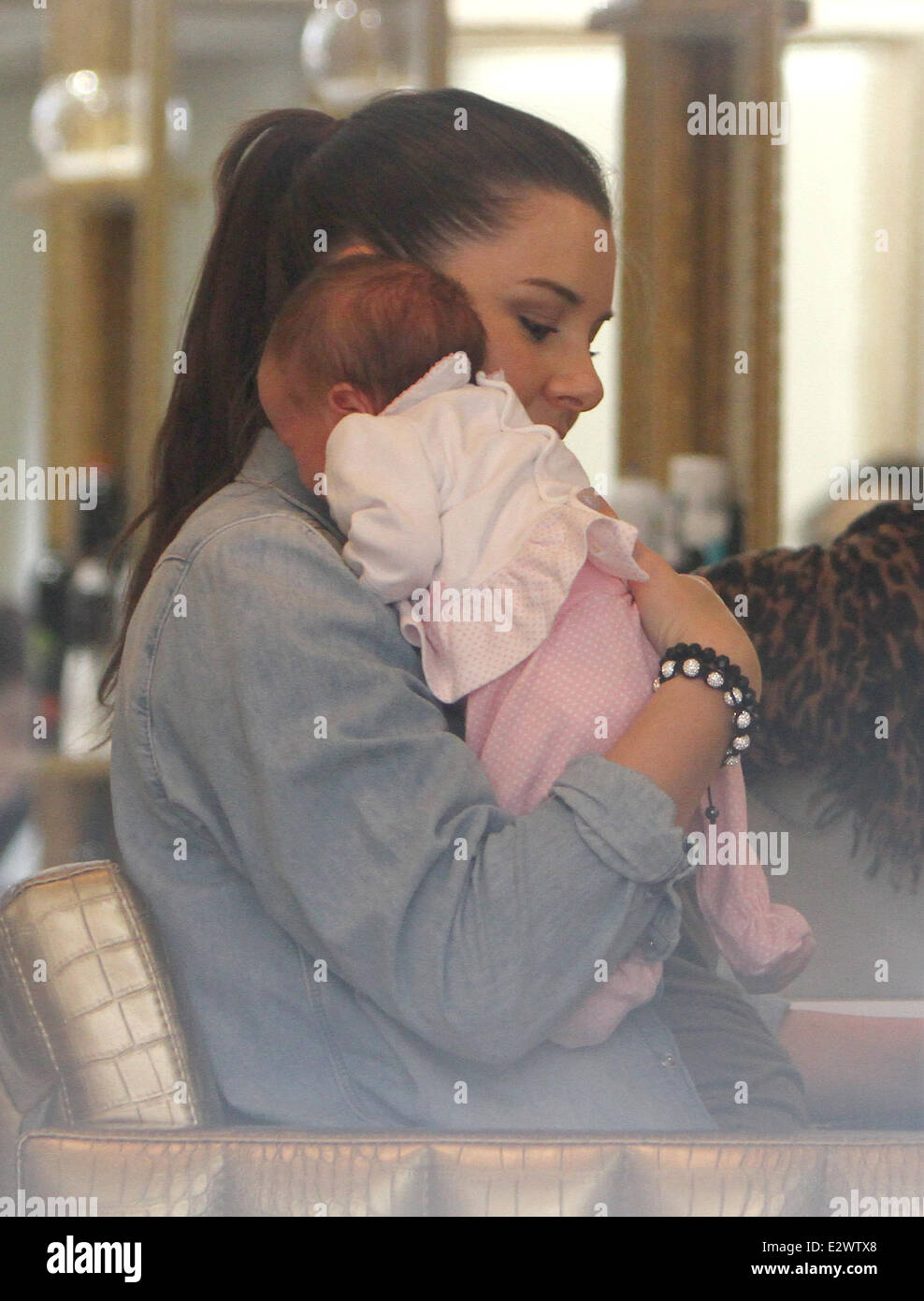 Imogen Thomas pays a visit to her hairdresser with her daughter Ariana ...