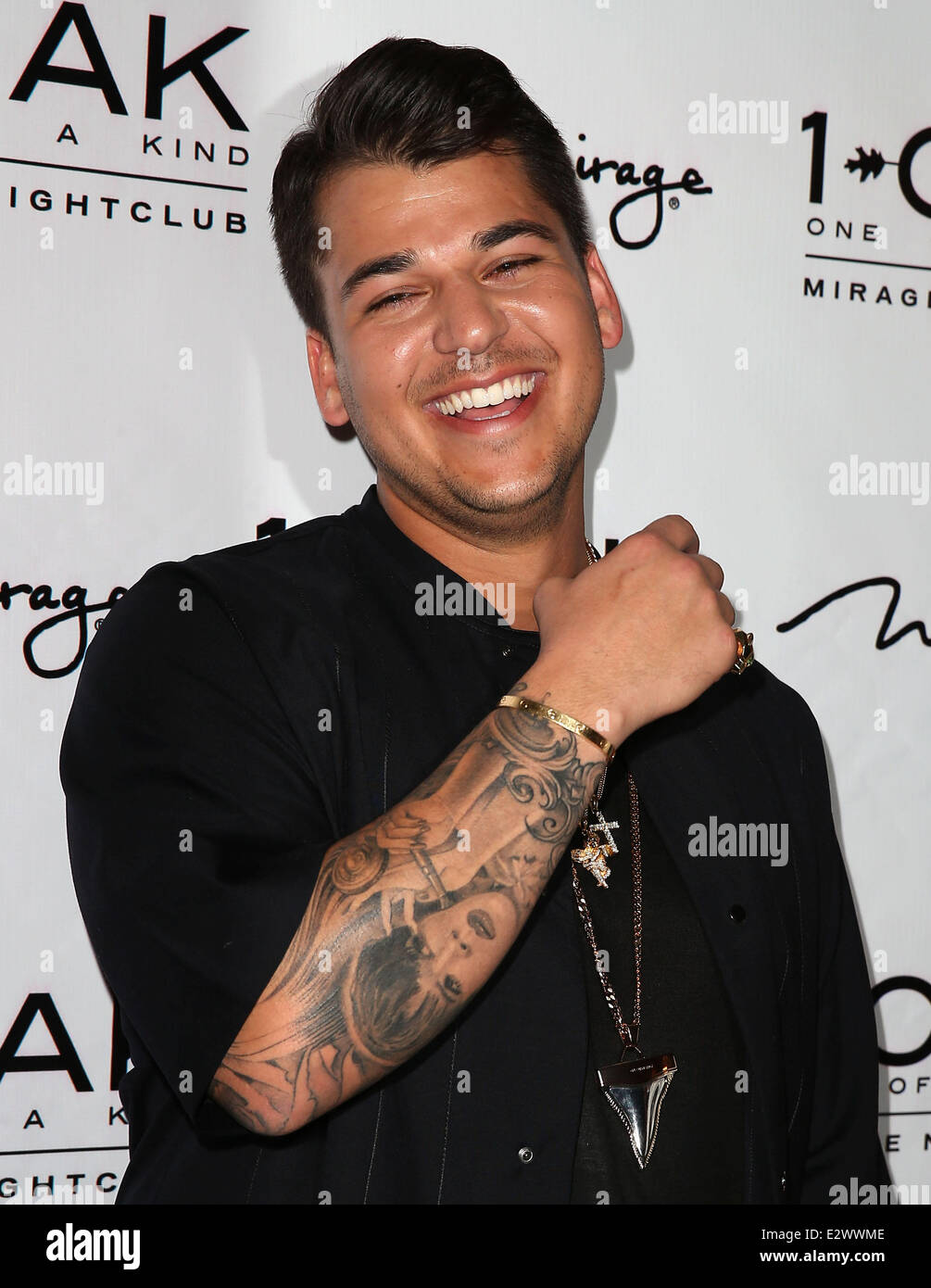 1 Oak Nightclub celebrates Rob Kardashian's 26th Birthday inside Mirage ...