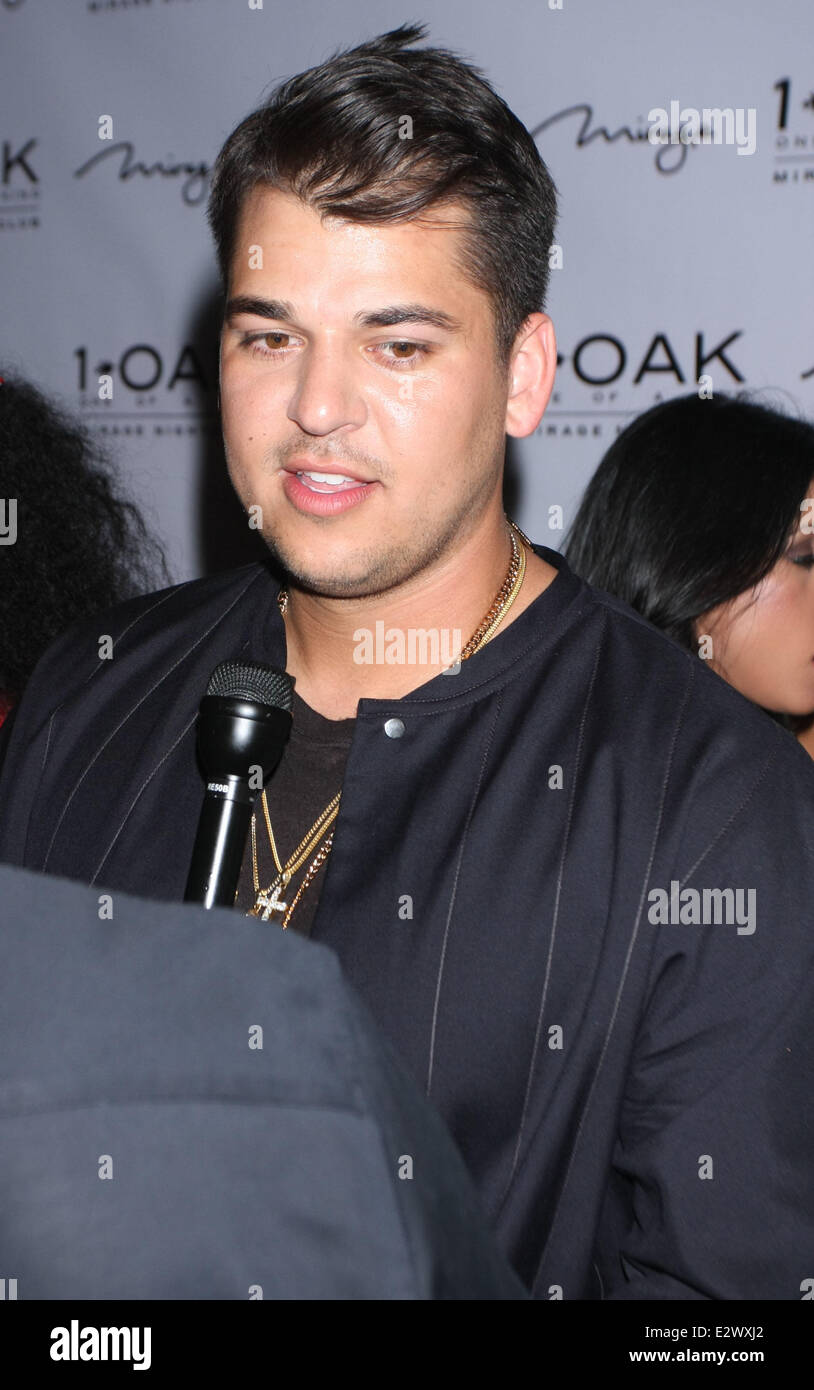 Rob Kardashian celebrates his 26th birthday at 1 Oak nightclub ...