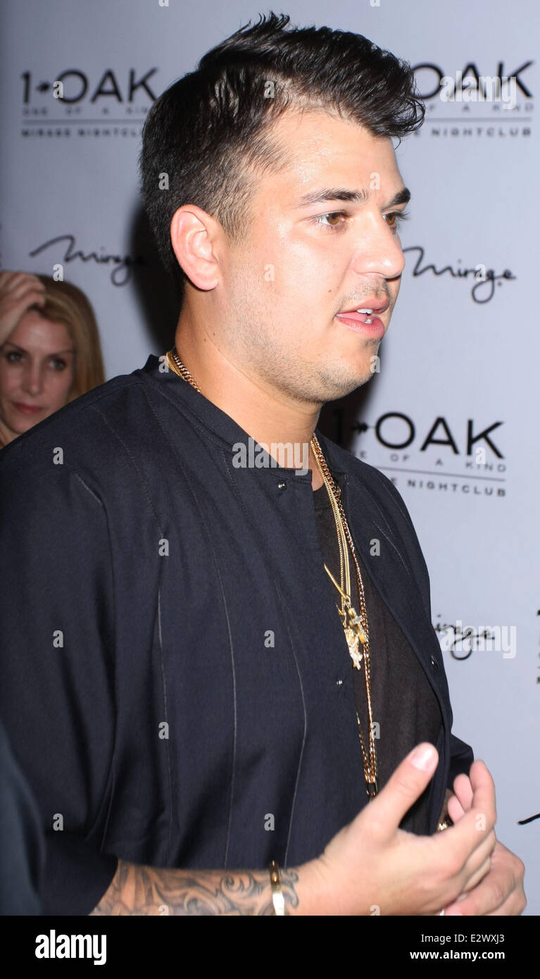 Rob Kardashian celebrates his 26th birthday at 1 Oak nightclub ...