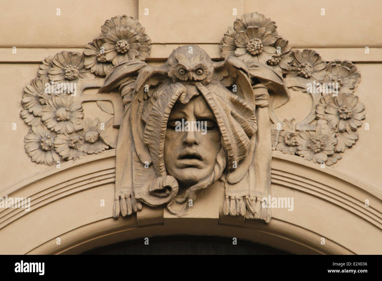 Mascaron architecture in old building hi-res stock photography and ...
