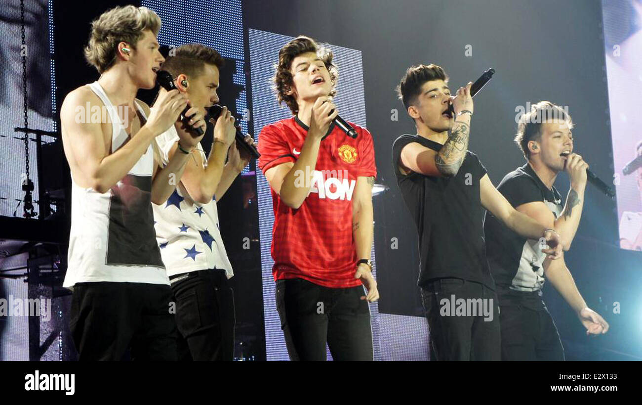 One Direction performs live at Manchester Arena Featuring: Harry Styles ...