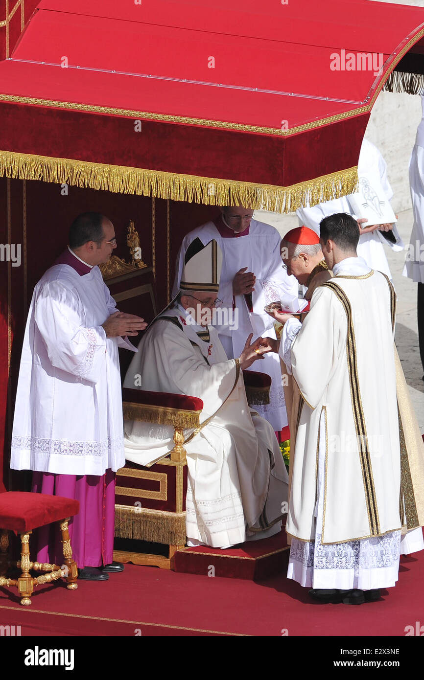 The inauguration of Pope Francis in St Peter's Square Featuring: Pope ...