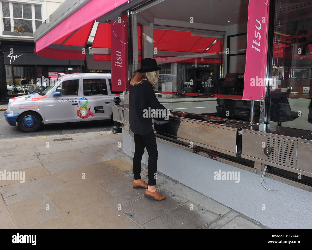 Mollie King from girl group The Saturdays, gets a healthy sushi lunch ...