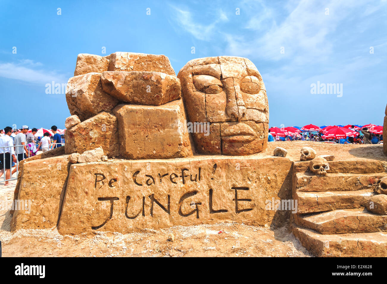Sand castle sculptures hi-res stock photography and images - Alamy