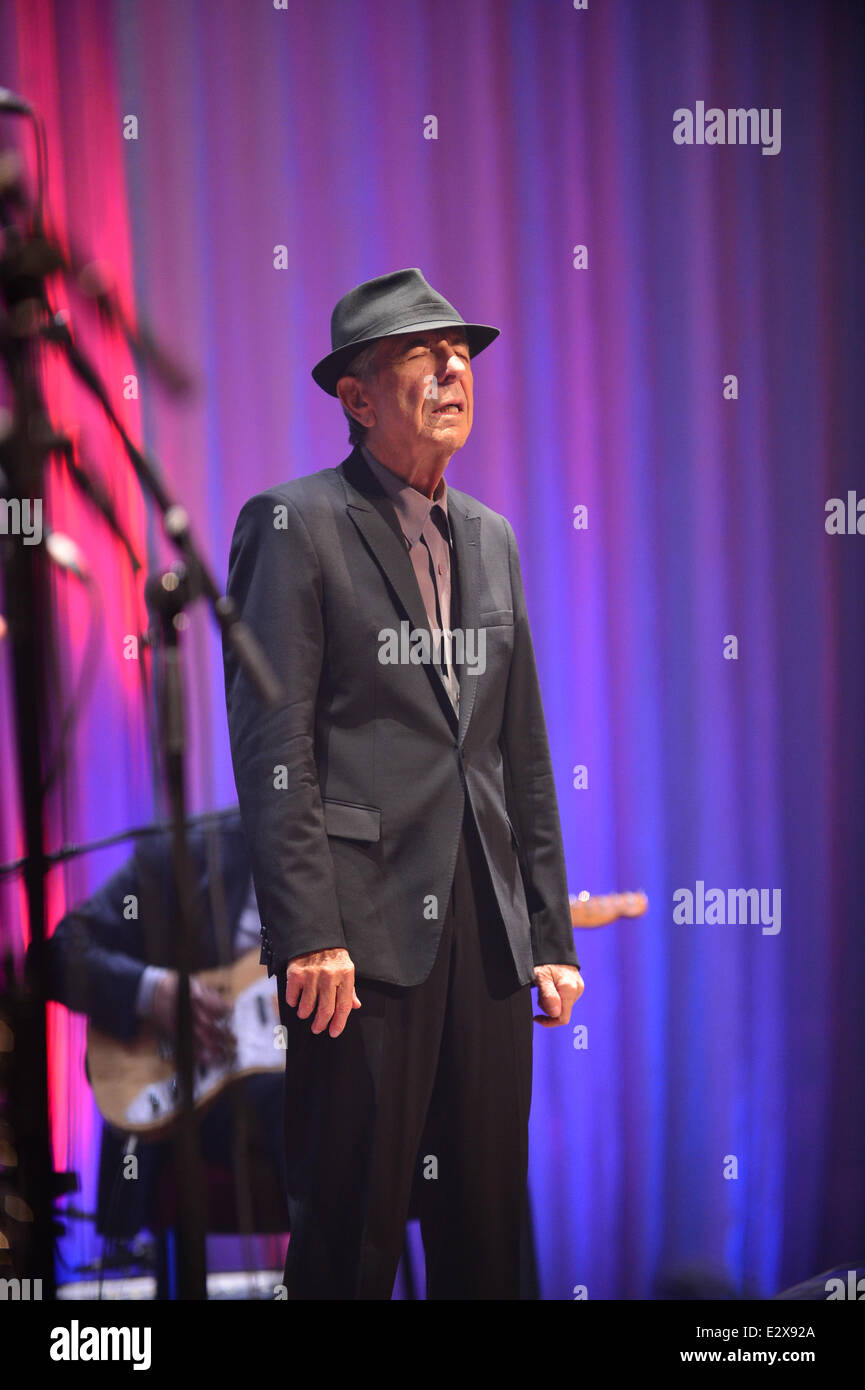 Singer- songwriter, musician, poet, and novelist Leonard Cohen performs ...