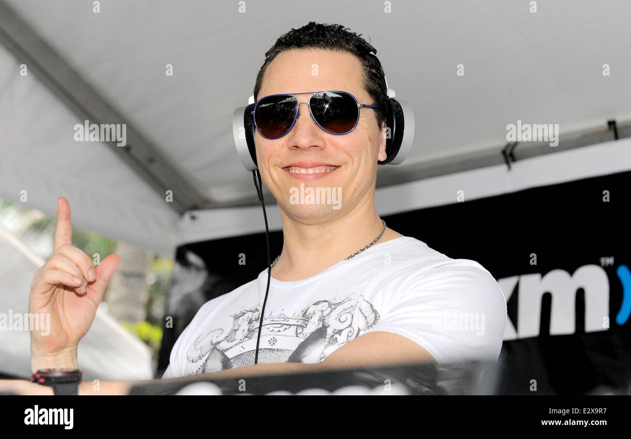 Sirius xm dj hi-res stock photography and images - Alamy