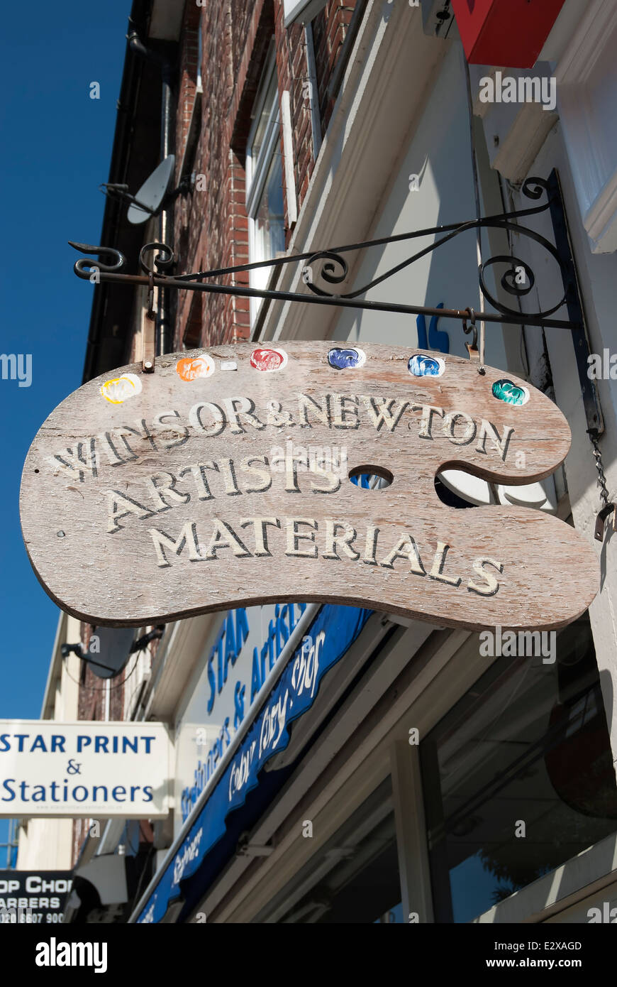 Hanging shop signs hi-res stock photography and images - Alamy