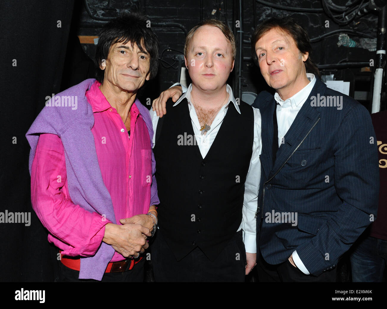 Album preview hi-res stock photography and images - Alamy