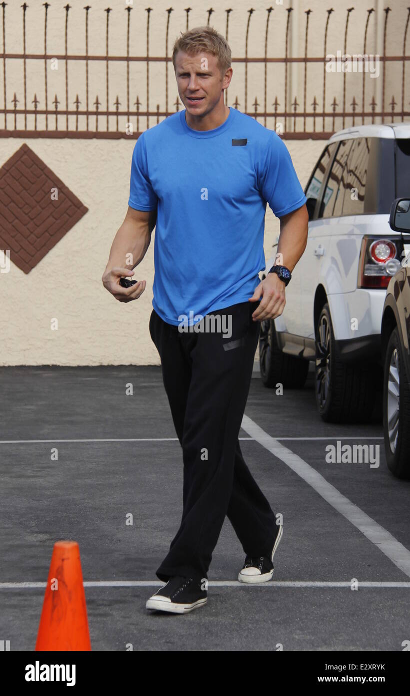 Celebrities outside the rehearsal studio for 'Dancing with the Stars ...