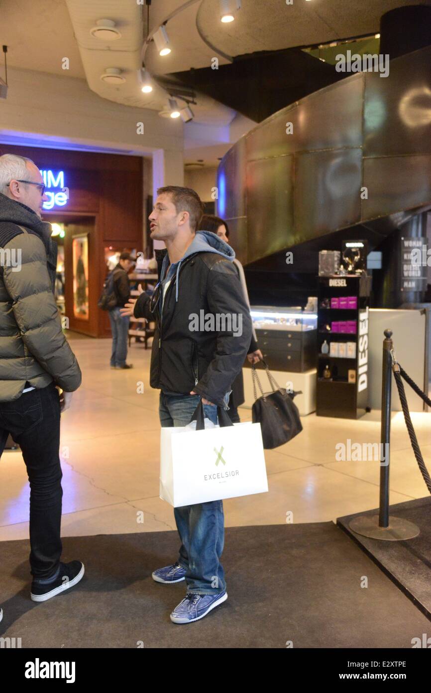 Elisabetta Canalis and new boyfriend Marcus Kowal seen shopping in ...