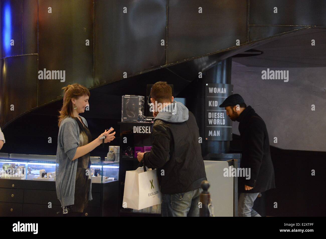 Elisabetta Canalis and new boyfriend Marcus Kowal seen shopping in ...
