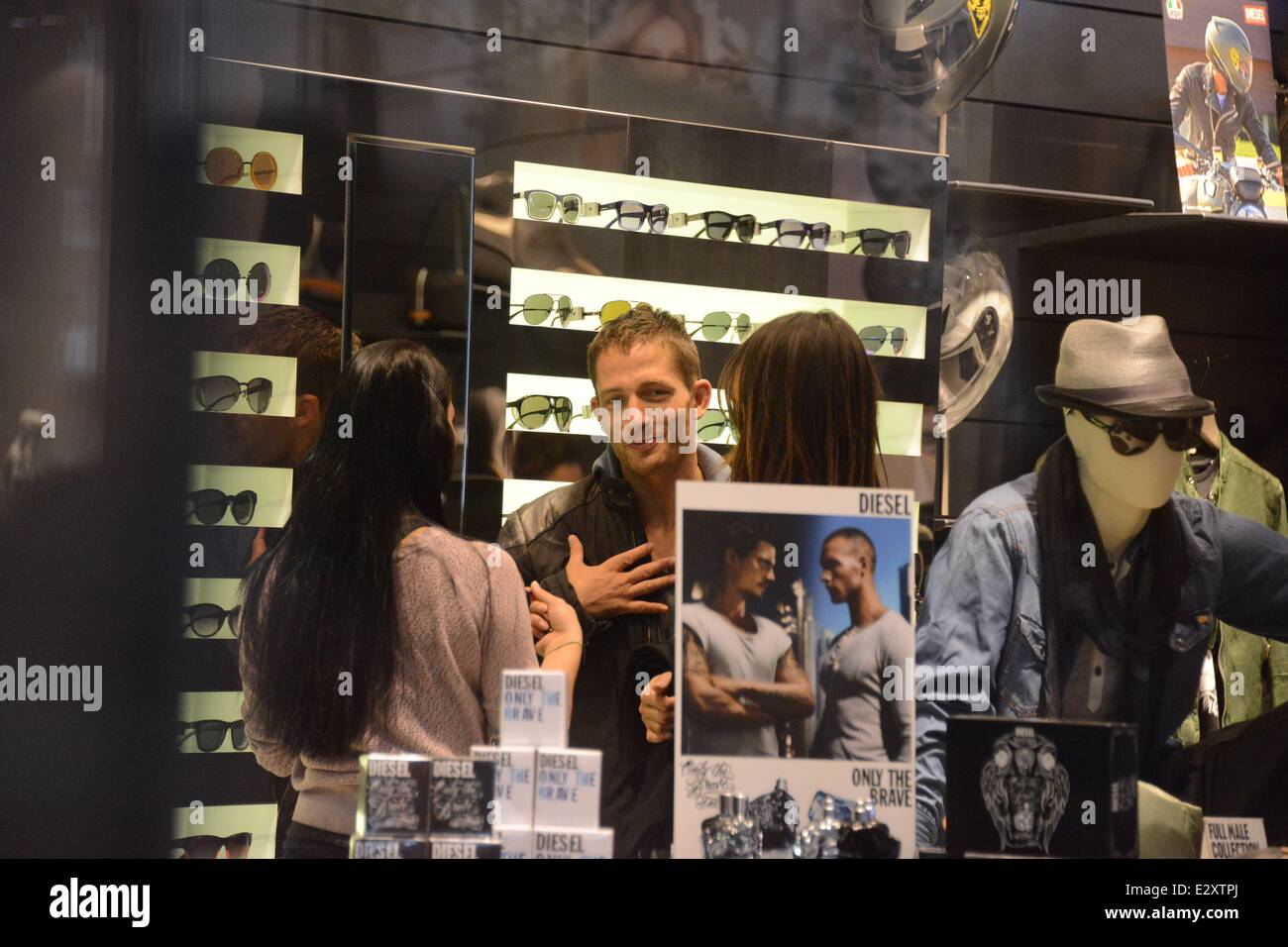 Elisabetta Canalis and new boyfriend Marcus Kowal seen shopping in ...