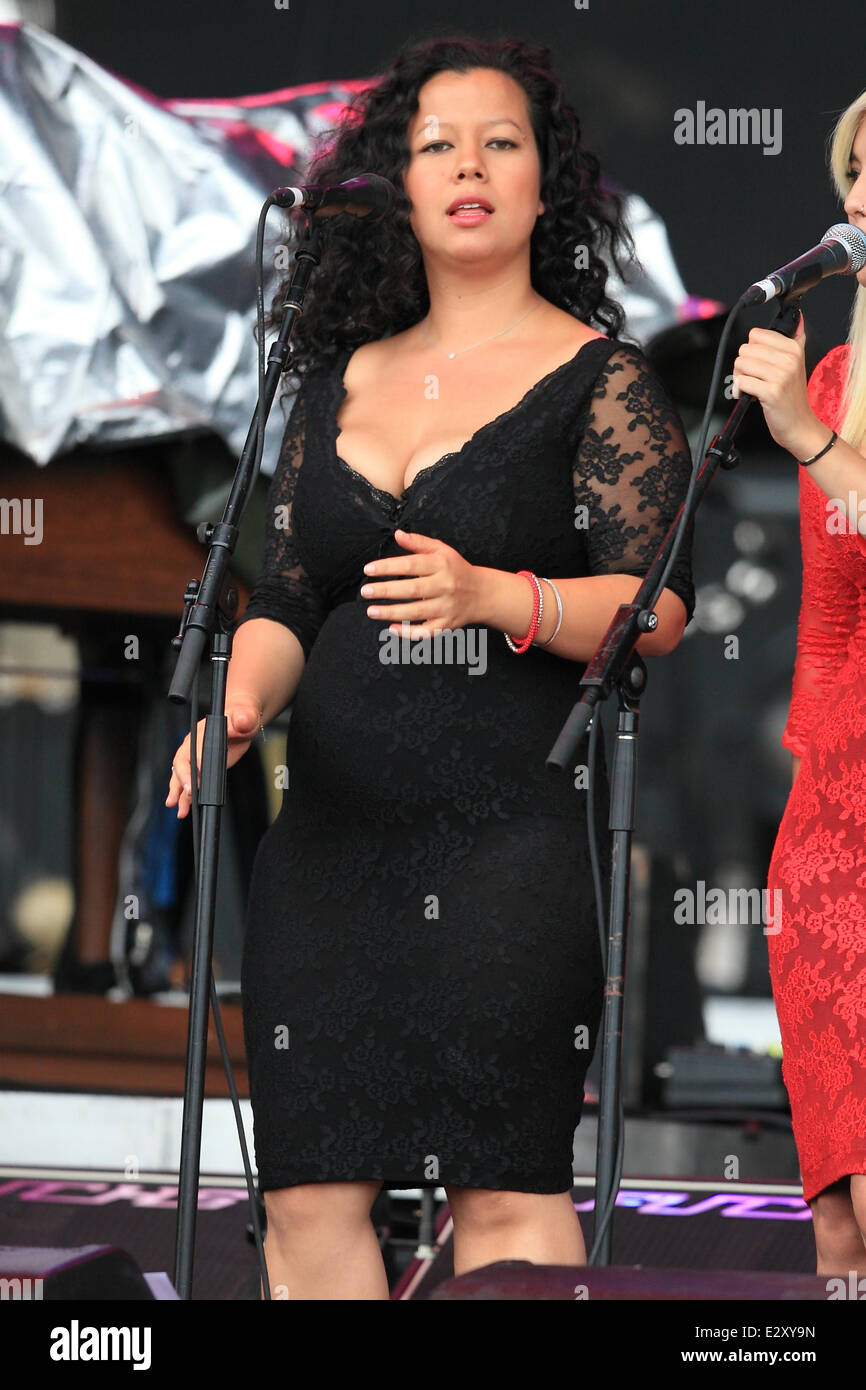 Jimmy Barnes performing at Hanging Rock in support for Bruce ...