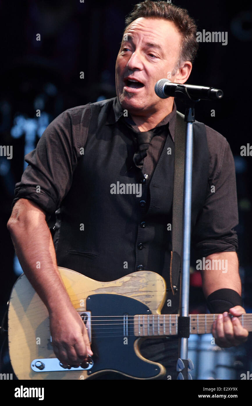 Bruce Springsteen and the E Street Band perform live at Hanging Rock ...