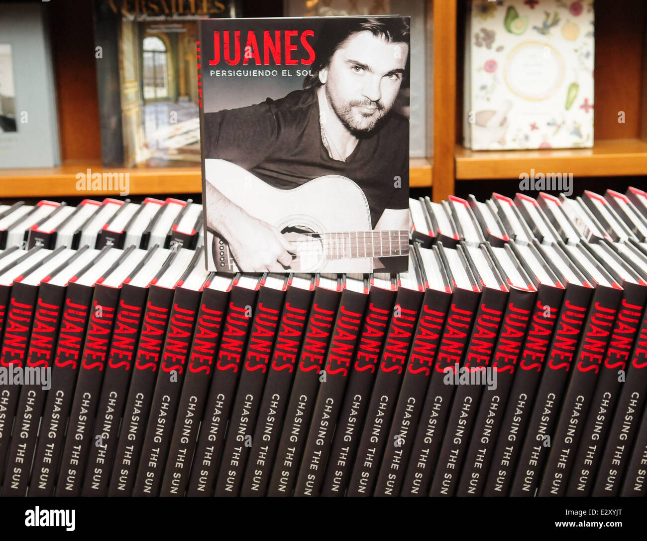 Juanes signs copies of his book 'Chasing The Sun' and meets fans at ...
