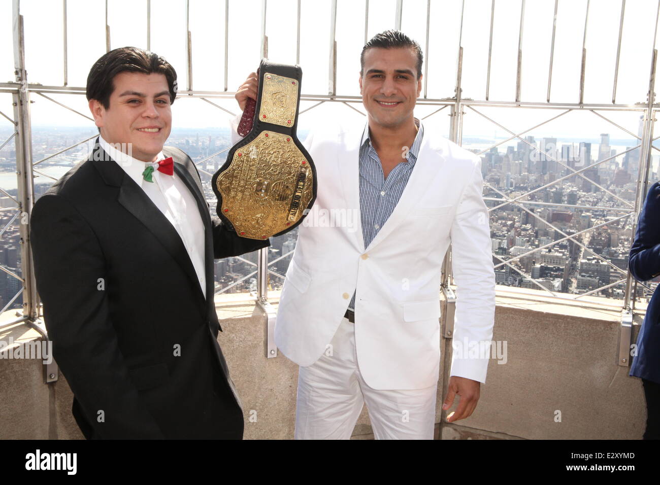 The Empire State Building hosts WWE Heavyweight Champion Alberto Del ...