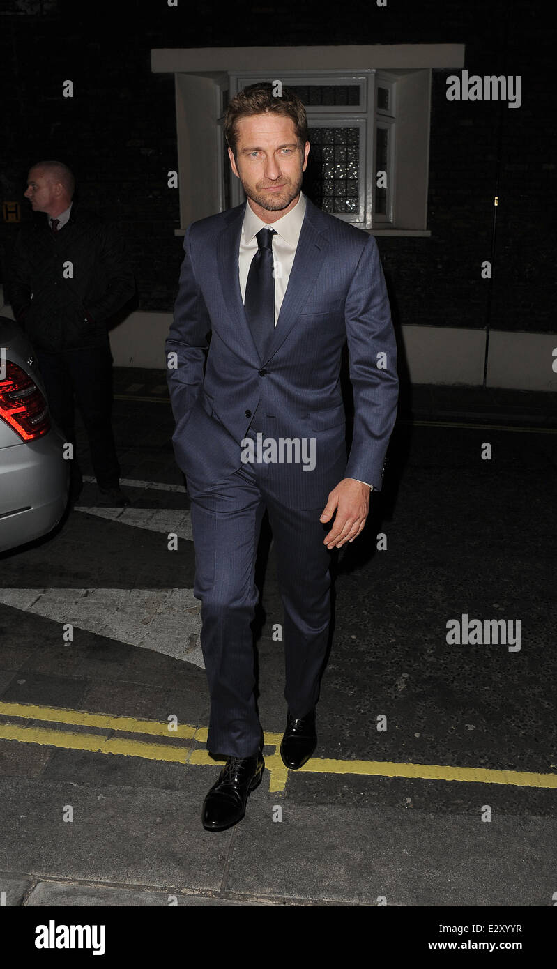 Gerard butler enjoys 3 hour meal with friends hi-res stock photography ...