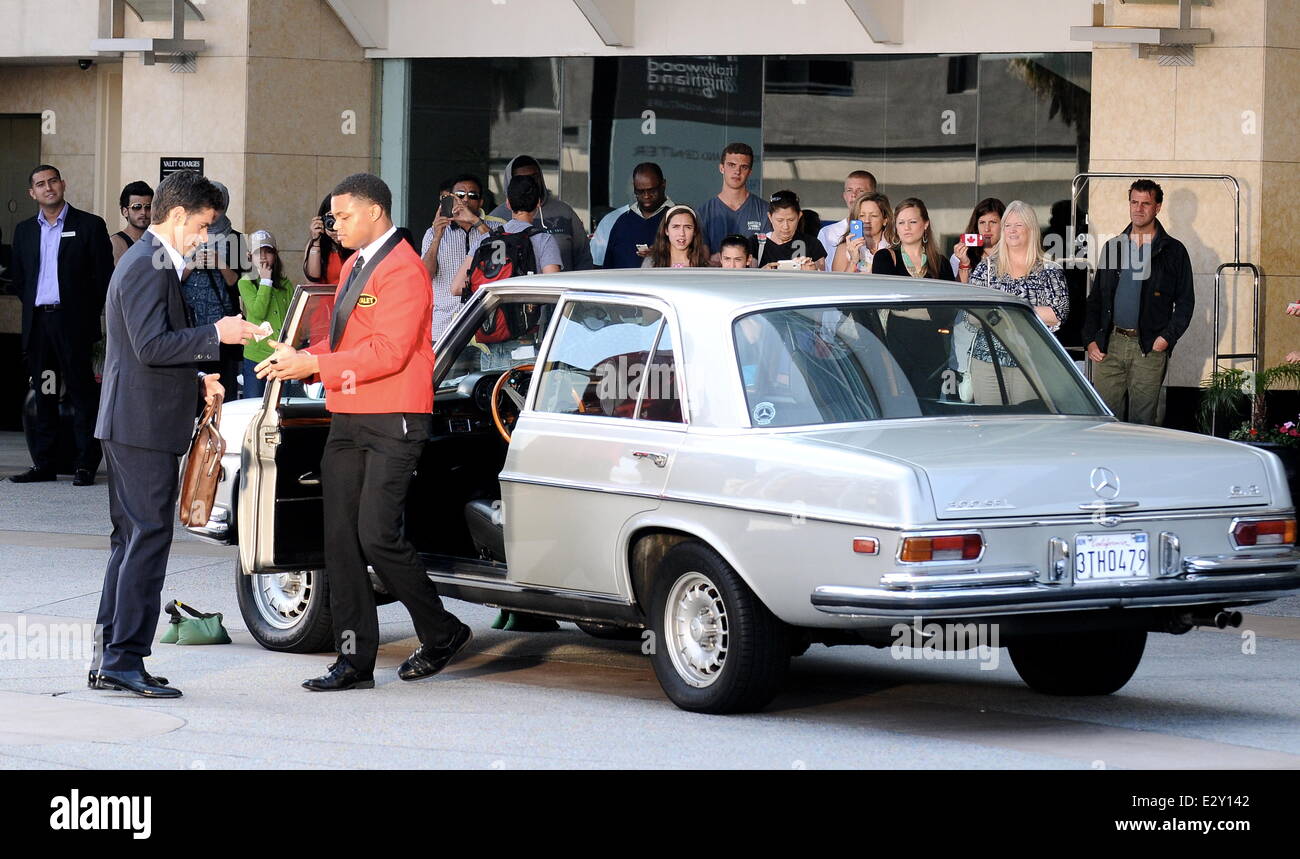 John Stamos seen taping the pilot of his new tv show 'I Am Victor' at ...