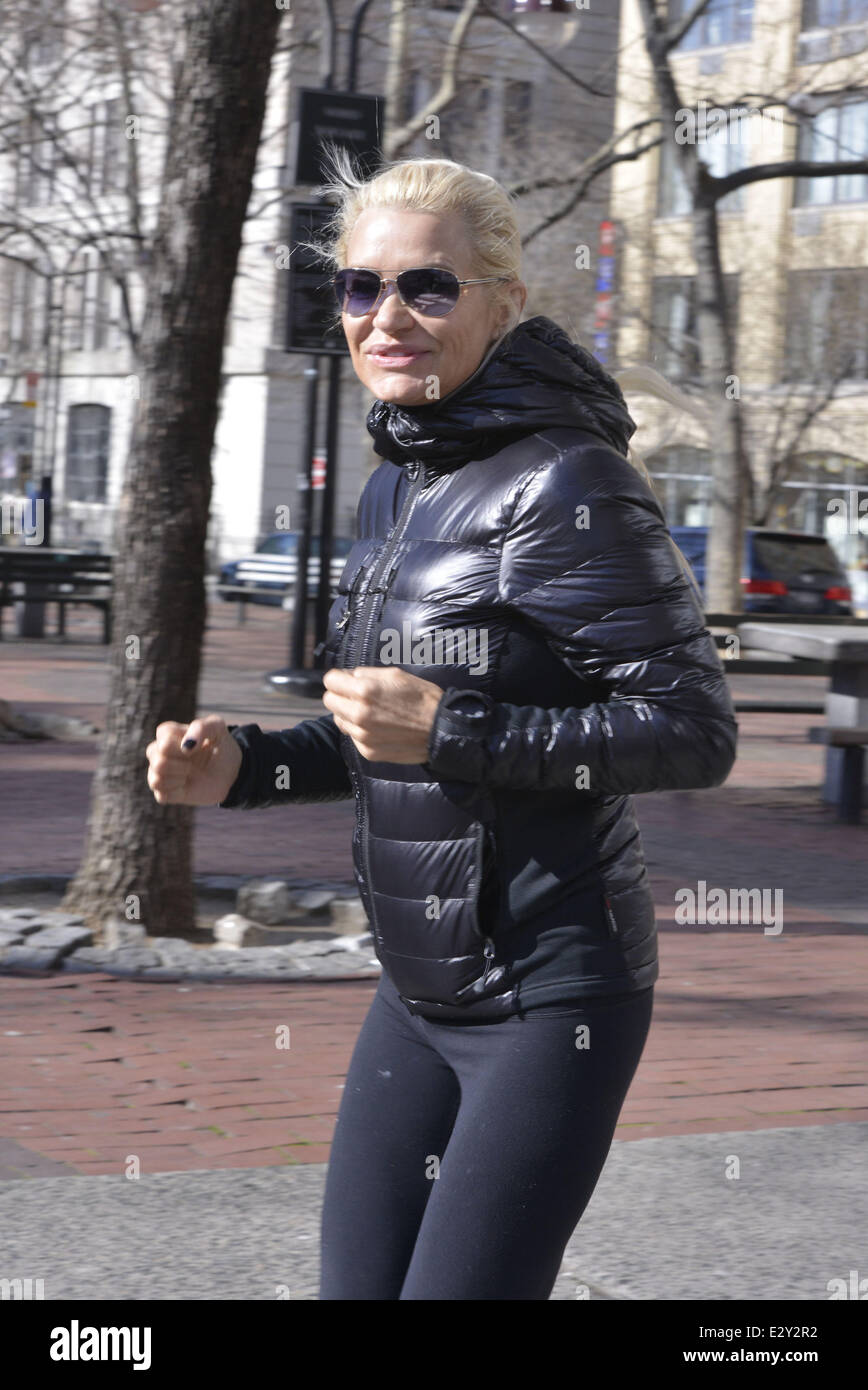 'Real Housewives of Beverly Hills' star Yolanda Foster out for a jog in ...