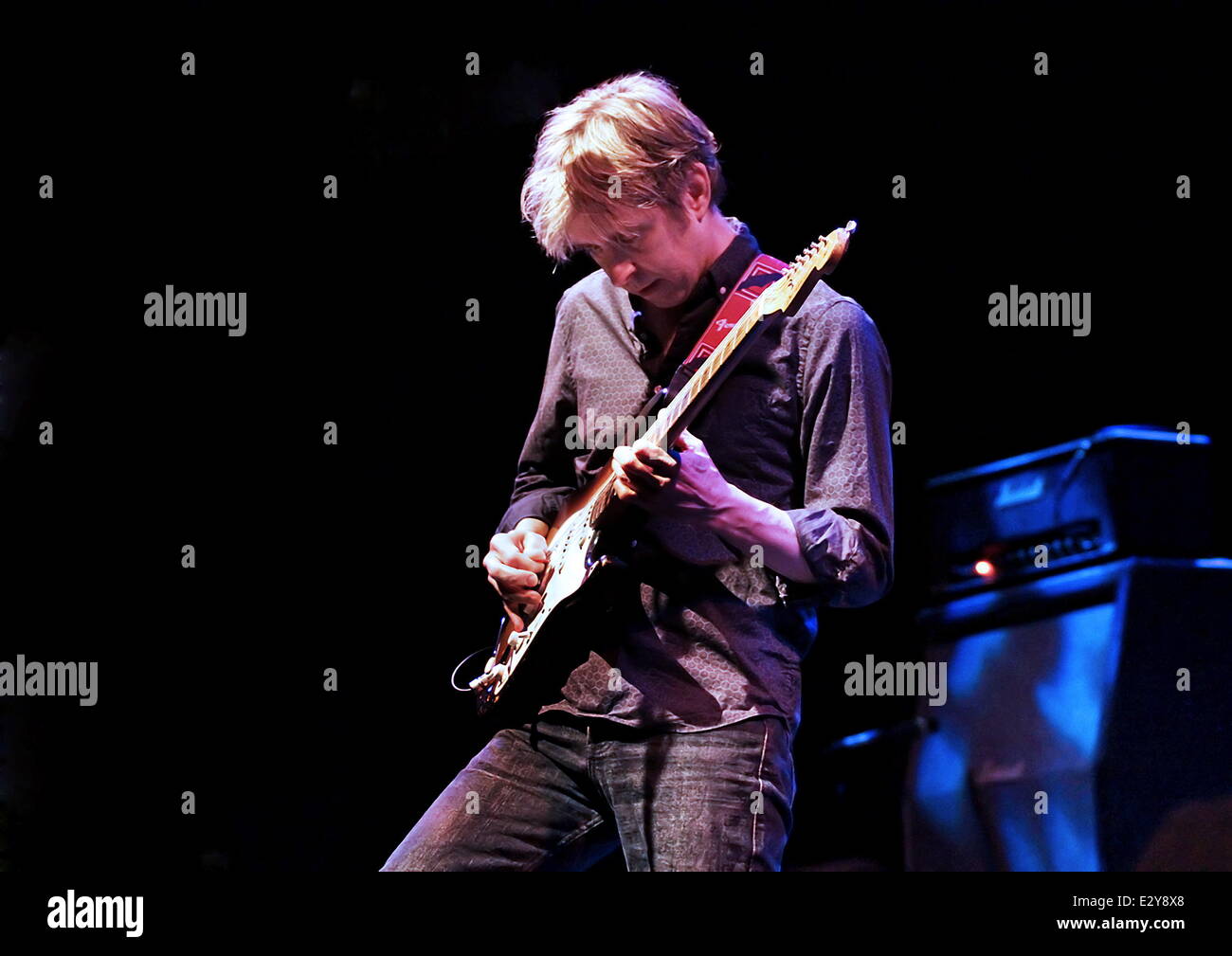 Eric johnson guitarist hi-res stock photography and images - Alamy