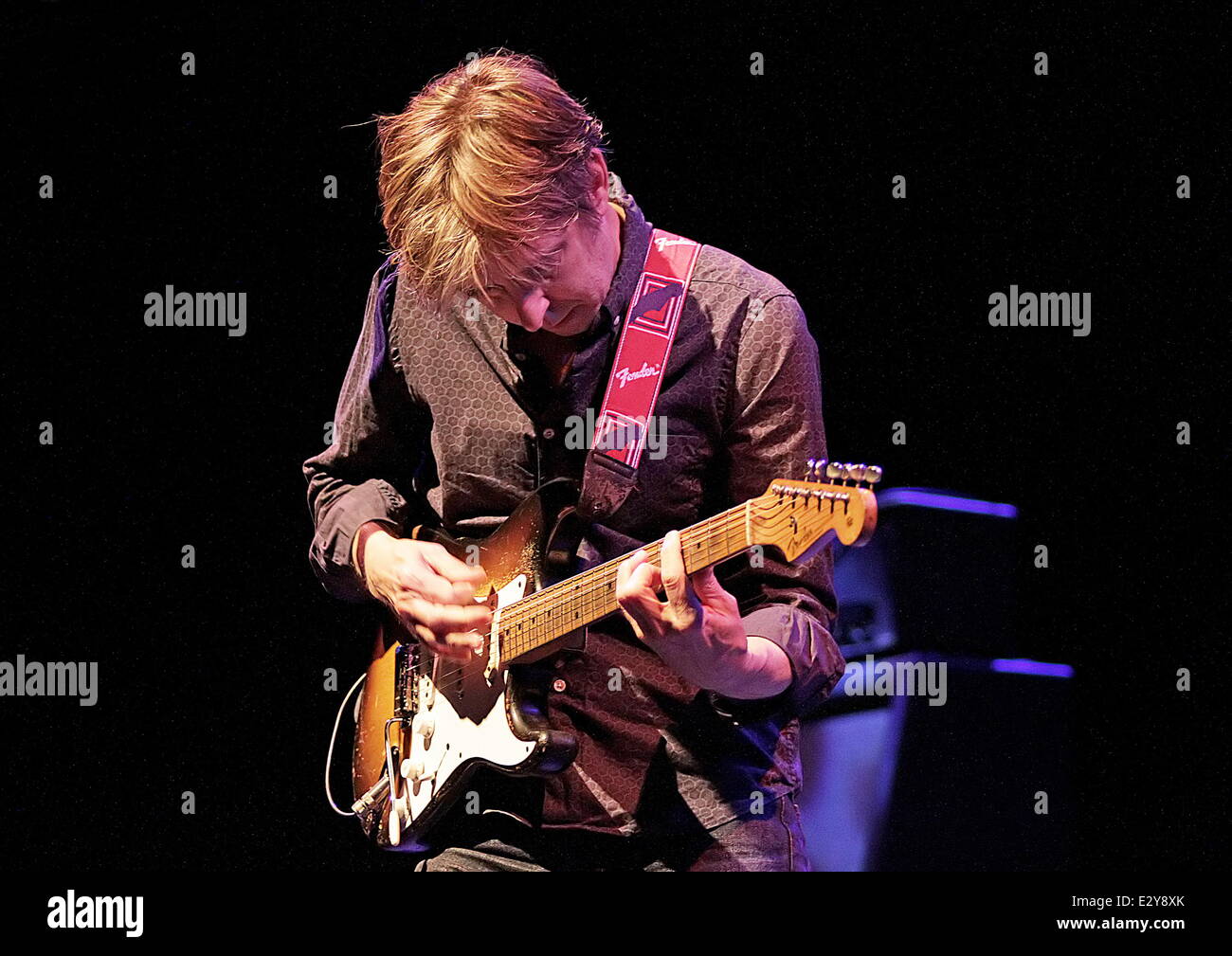 Eric johnson guitarist hi-res stock photography and images - Alamy