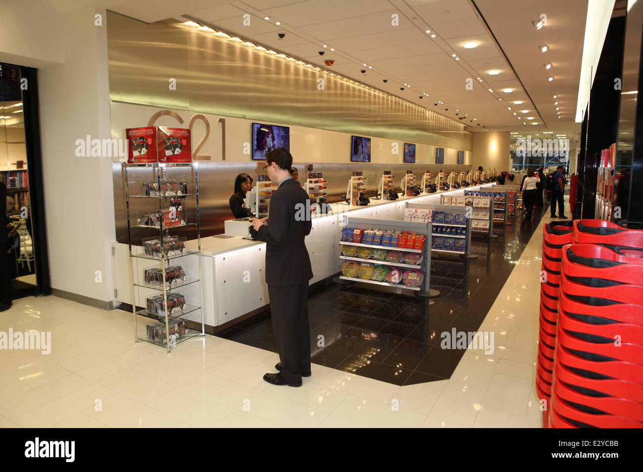 Century 21 new york hi-res stock photography and images - Alamy