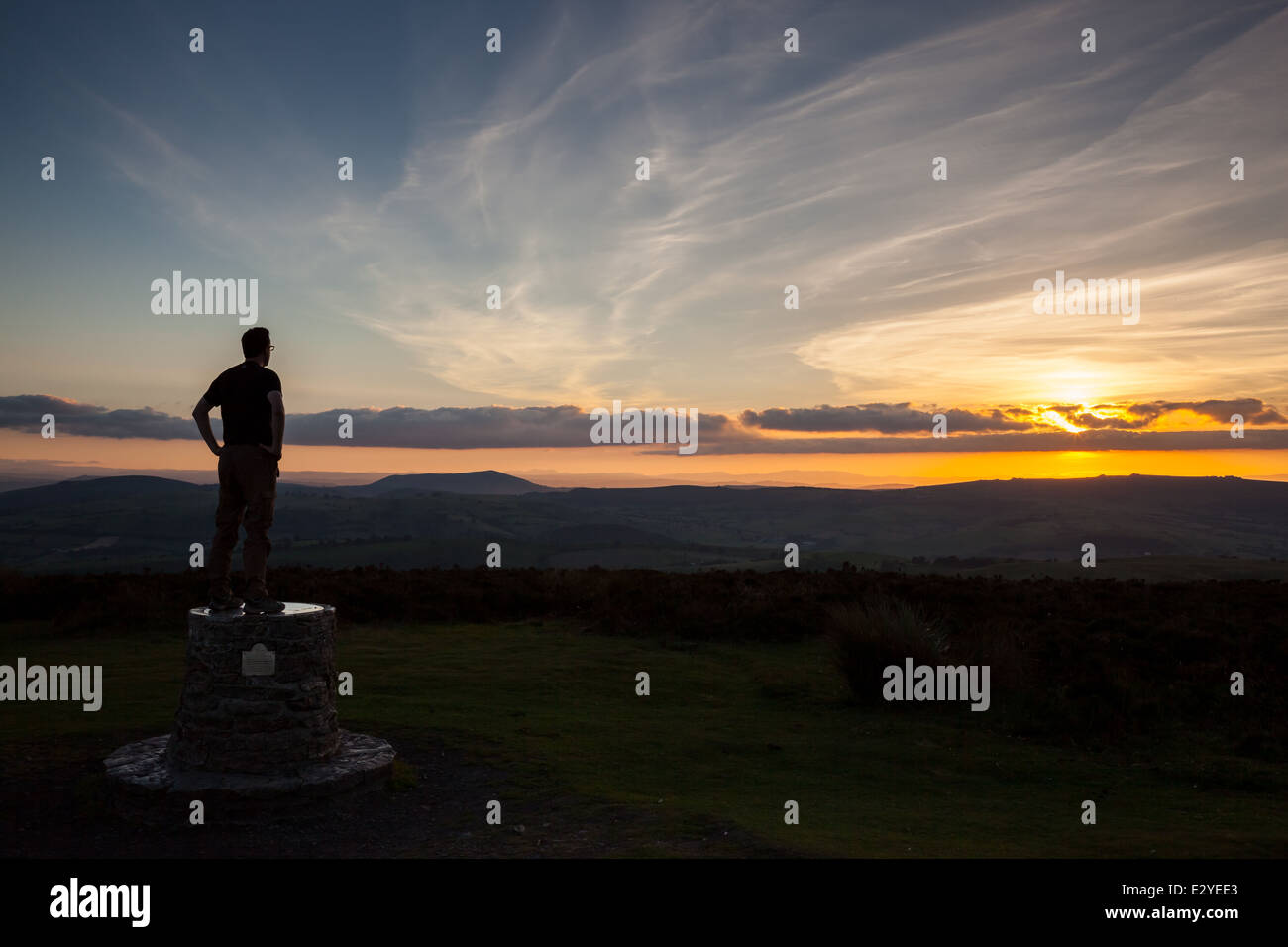 Watching sunset uk hi-res stock photography and images - Alamy