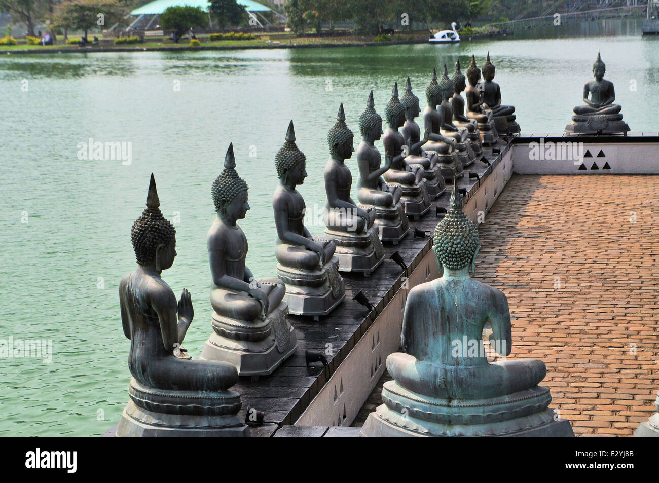Famous Lake Temple Landmark in Colombo, Sri Lanka Stock Photo - Alamy