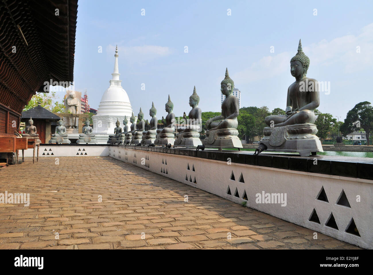 Famous Lake Temple Landmark in Colombo, Sri Lanka Stock Photo - Alamy