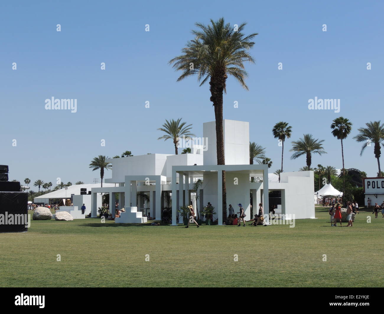 2013 Coachella Valley Music and Arts Festival-Atmosphere - Week 1 Day 1 ...