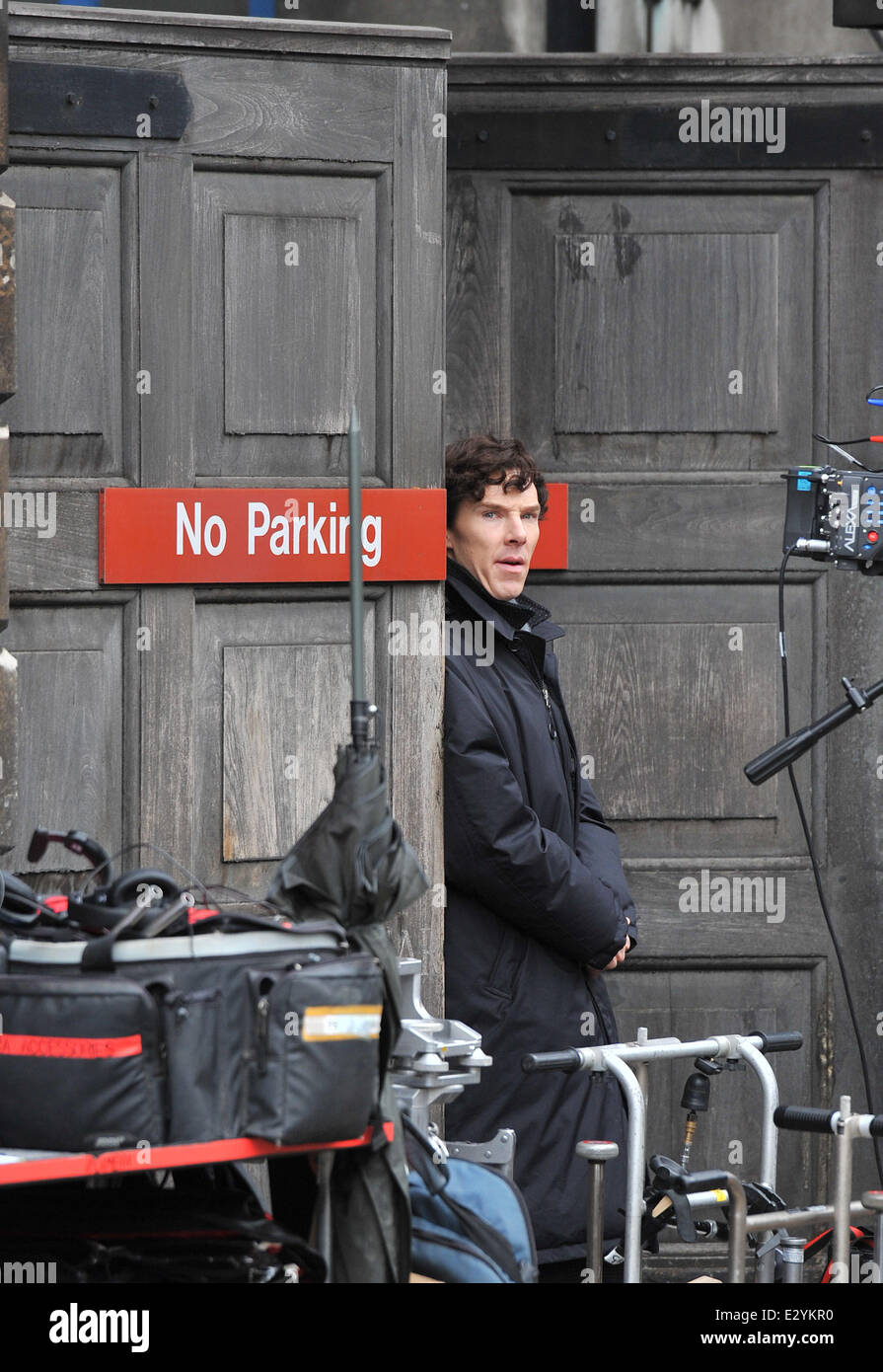 Benedict Cumberbatch films a scene for the third series of 'Sherlock ...