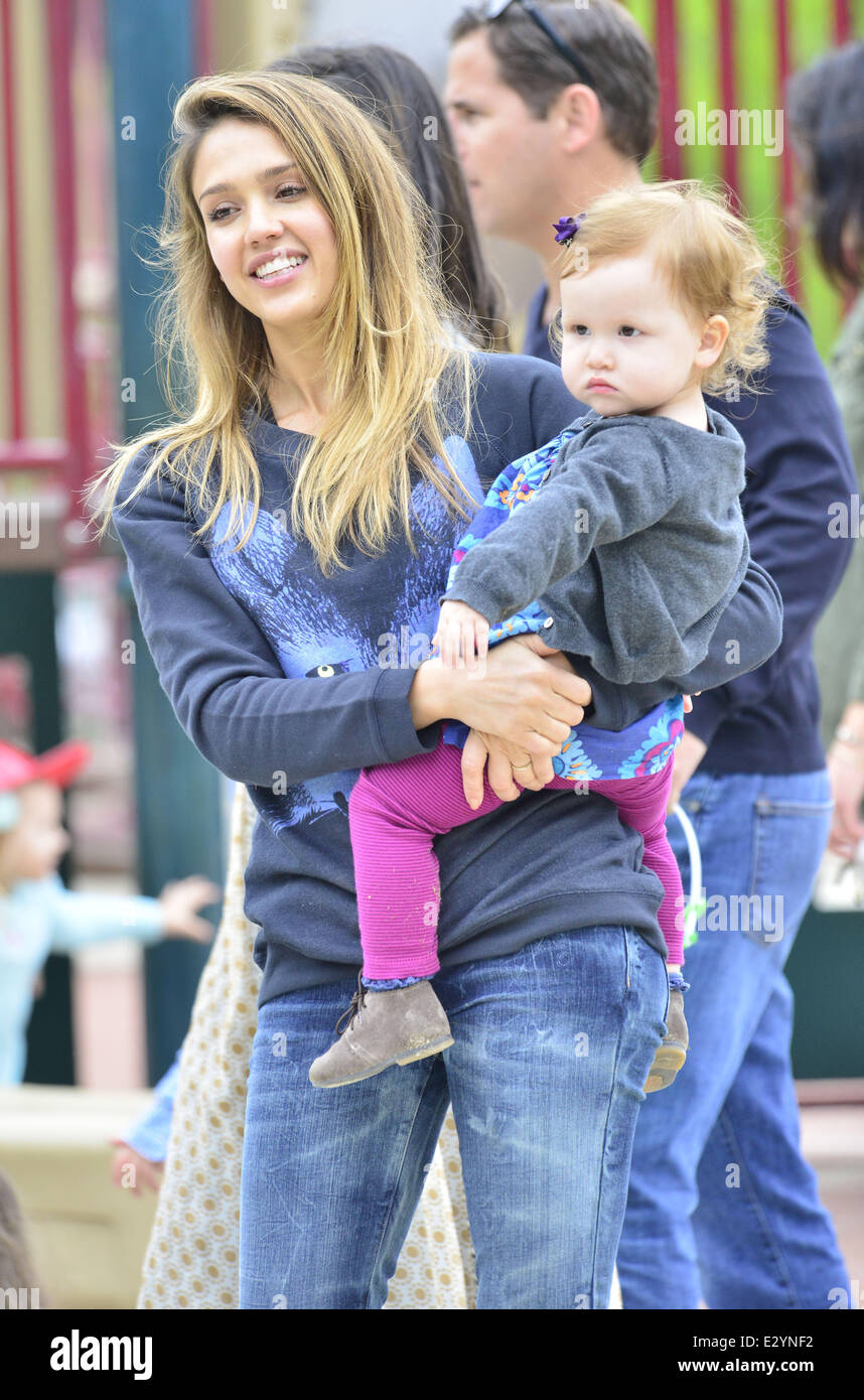 Jessica Alba and her husband Cash Warren take their daughters Haven and ...