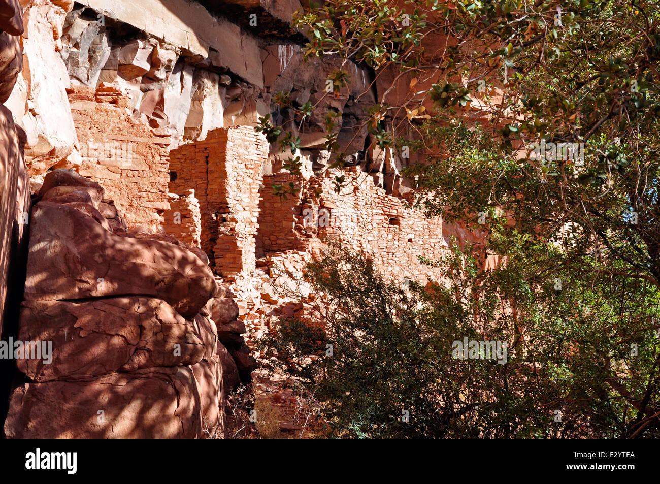 The Honanki Ruins are an ancient cliff dwelling in the Coconino ...