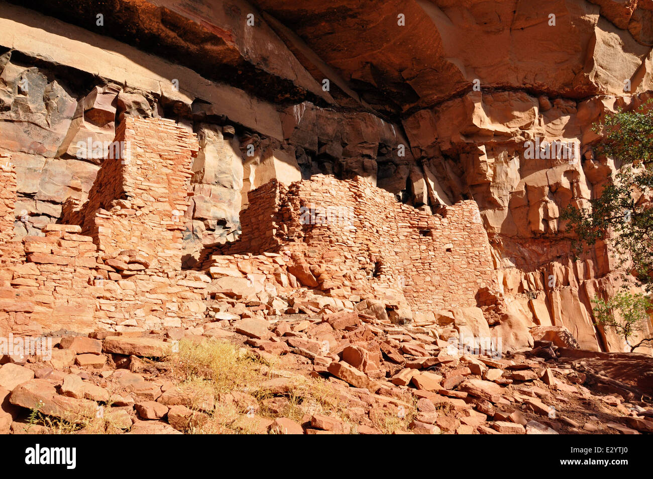 The Honanki Ruins, located near Sedona in the Coconino National Forest ...