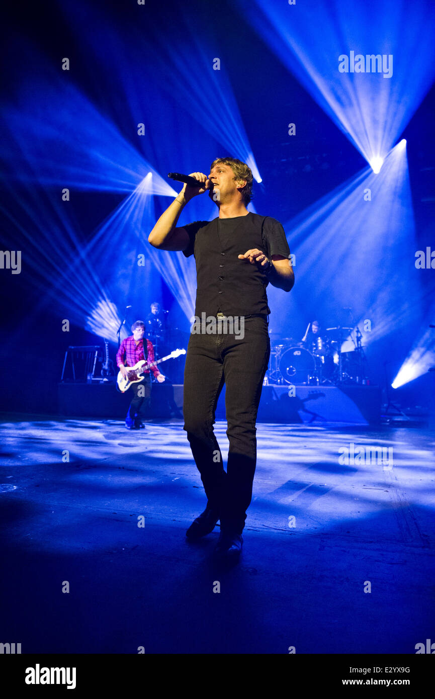 Matchbox 20 performing live hi-res stock photography and images - Alamy