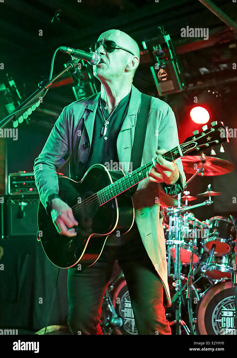 Simon Townshend, younger brother of The Who's Pete Townshend ...