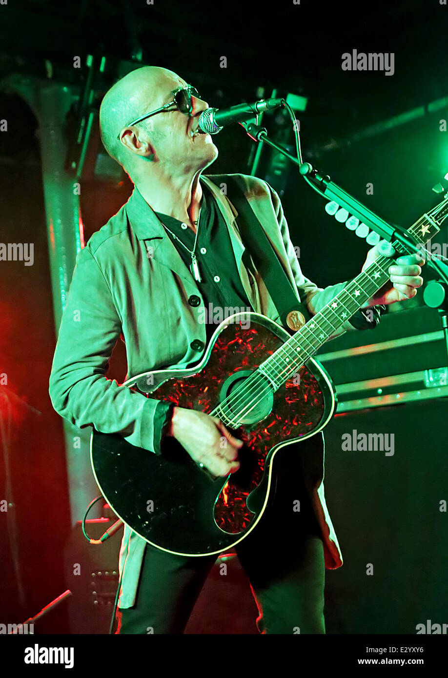 Simon Townshend, younger brother of The Who's Pete Townshend ...