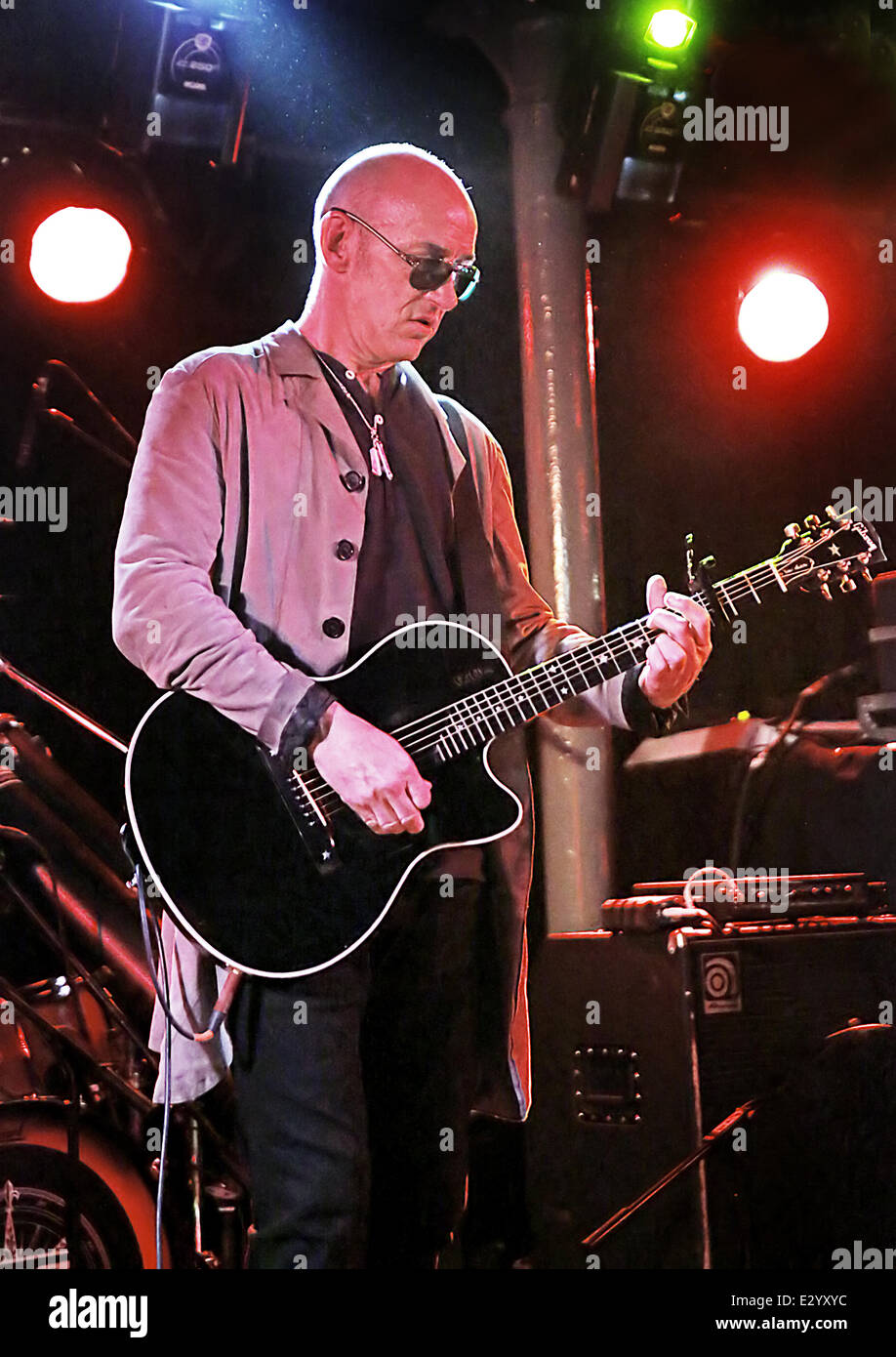 Simon Townshend, younger brother of The Who's Pete Townshend ...