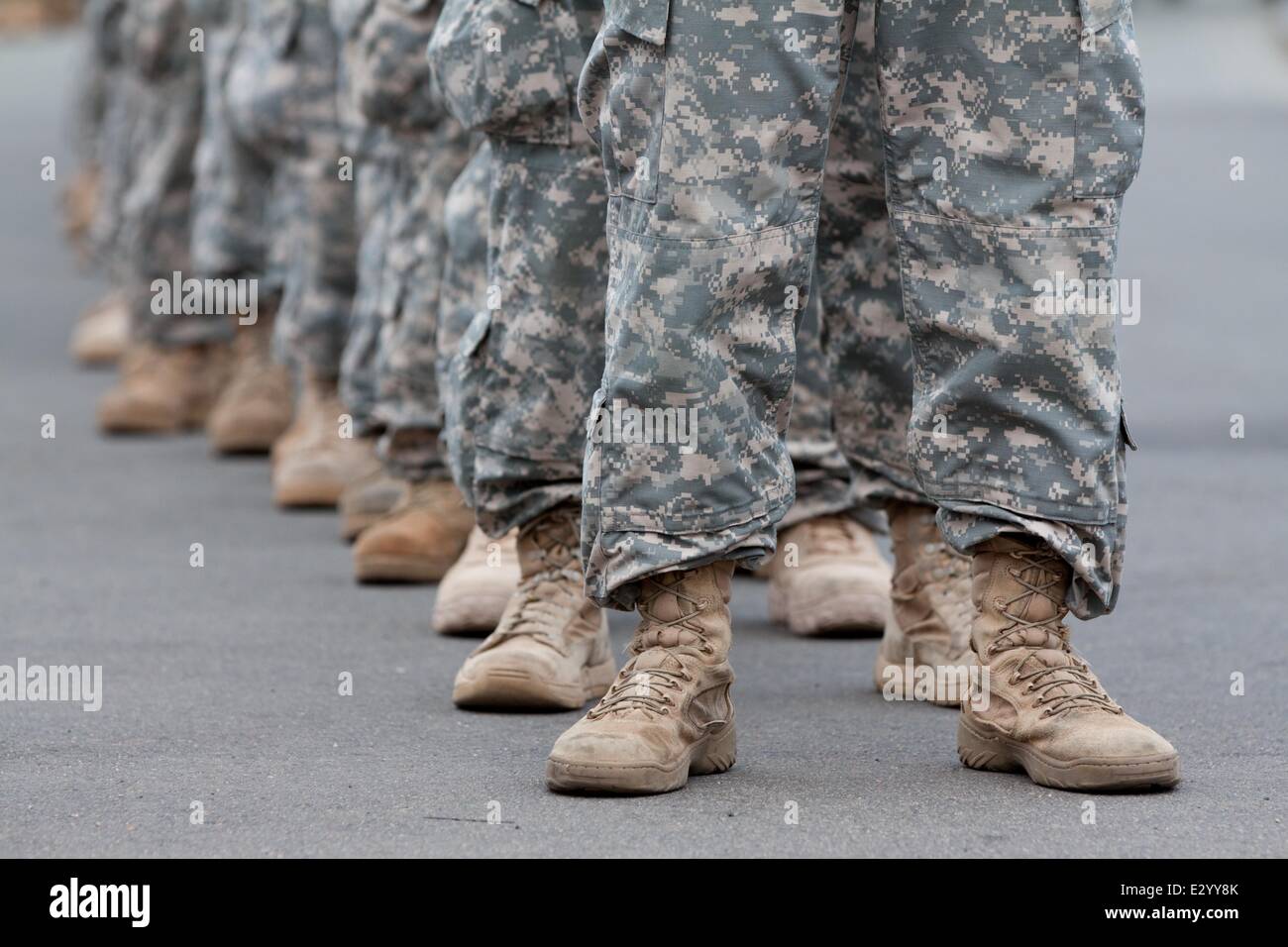 Military line up hi-res stock photography and images - Alamy