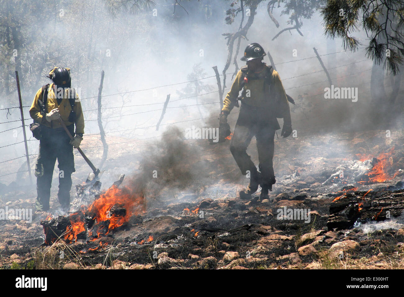 Cross fire crossfire hi-res stock photography and images - Alamy