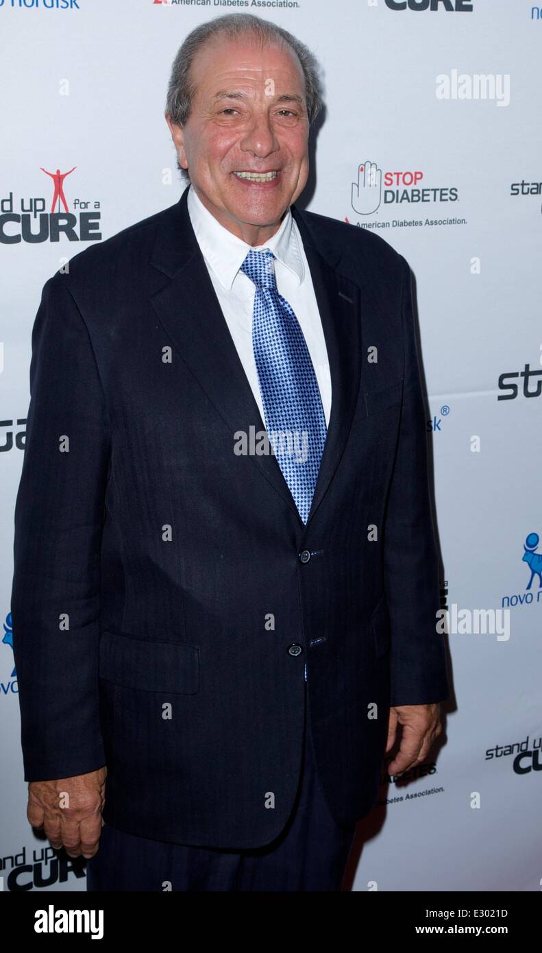 Celebrities attend stand up cure event theater hi-res stock photography ...