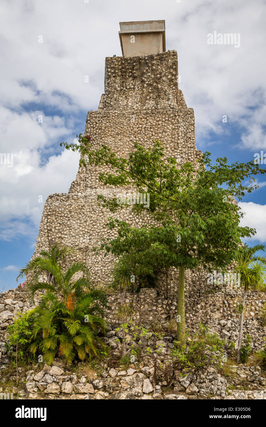 Mayan tower hi-res stock photography and images - Alamy