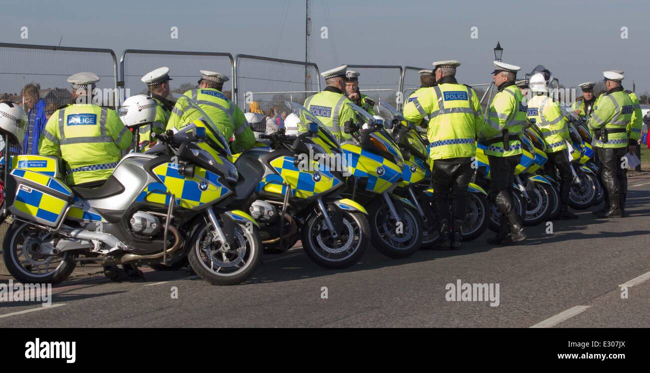 The 2013 Virgin London Marathon Pic shows - Police security by ...