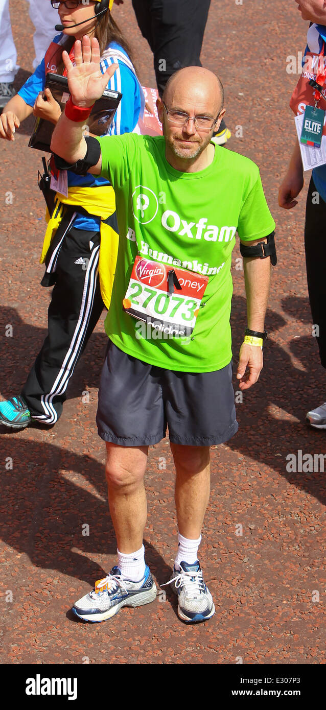 Virgin london marathon wayne hemingway hi-res stock photography and ...