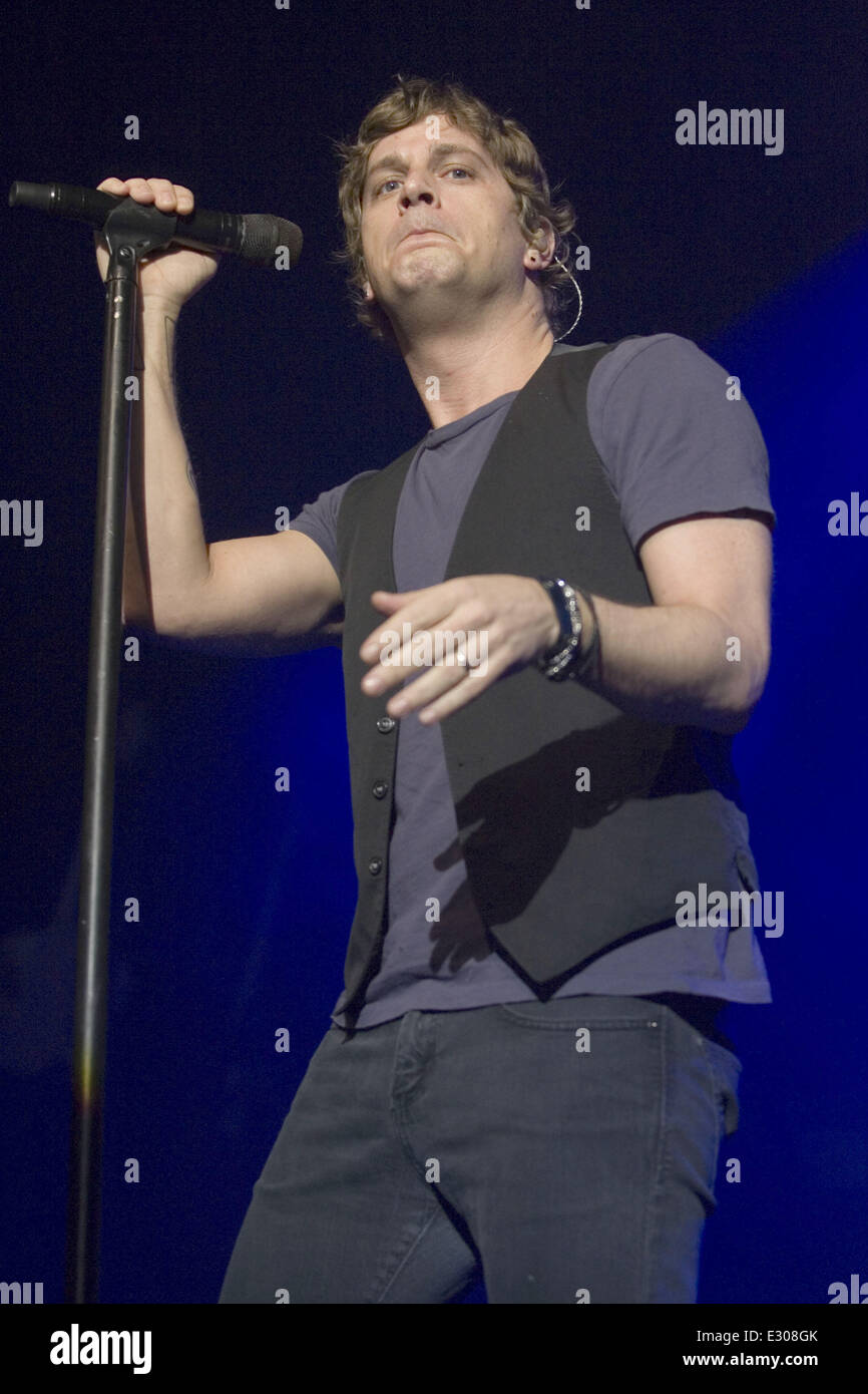 Matchbox twenty band hi-res stock photography and images - Alamy