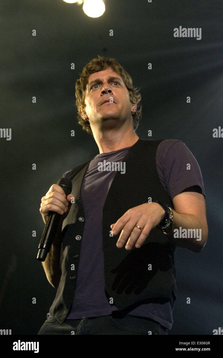 Matchbox 20 performing live hi-res stock photography and images - Alamy