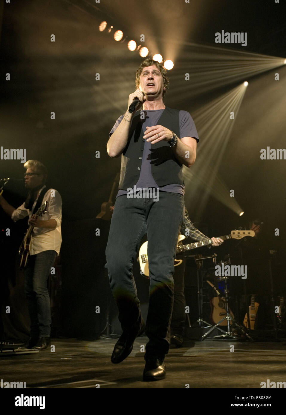 Matchbox twenty band hi-res stock photography and images - Alamy