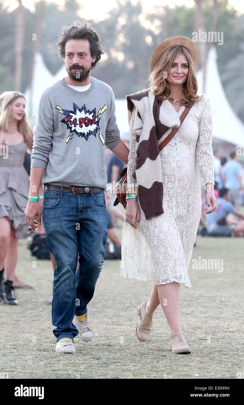 Sebastian knapp and mischa barton hi-res stock photography and images ...