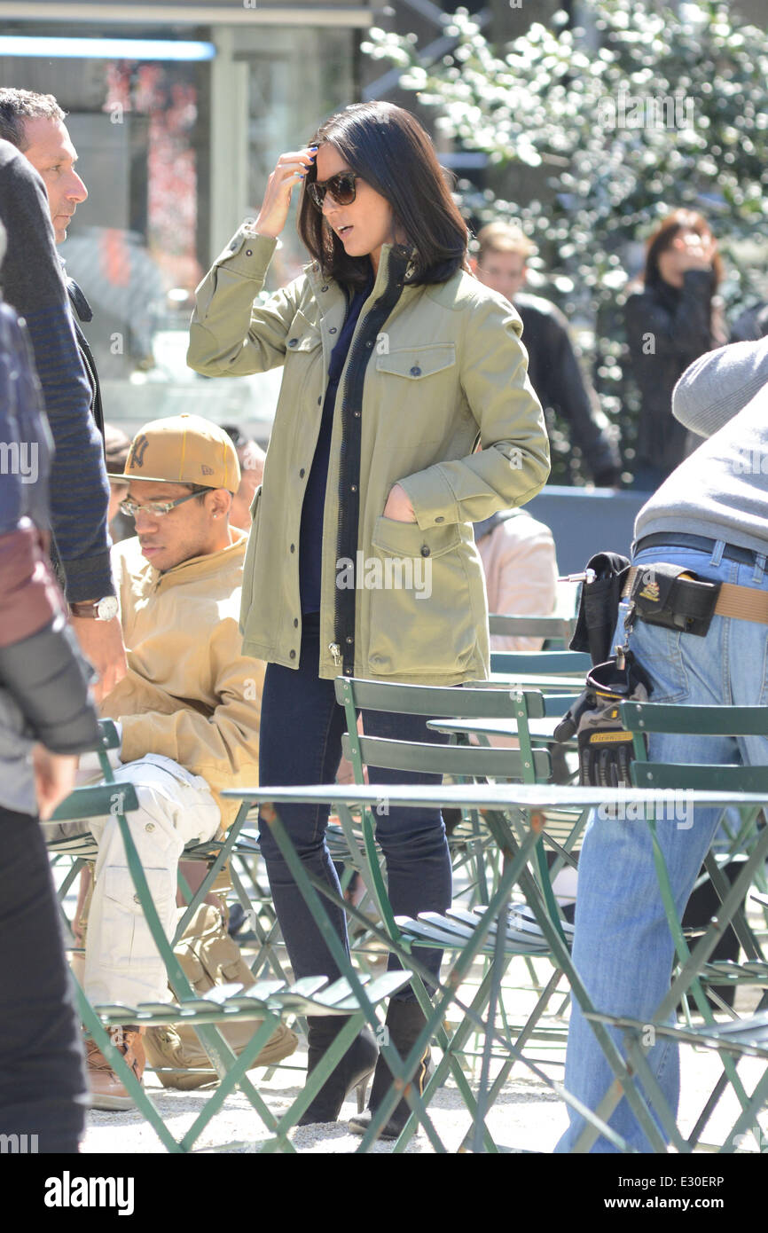 Filming scenes for 'Newsroom' at Madison Square Park in Manhattan ...